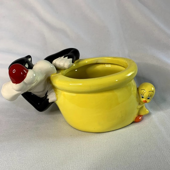 Disney | Accessories | Tweety And Sylvester Disney Planter 7 2 | Poshmark